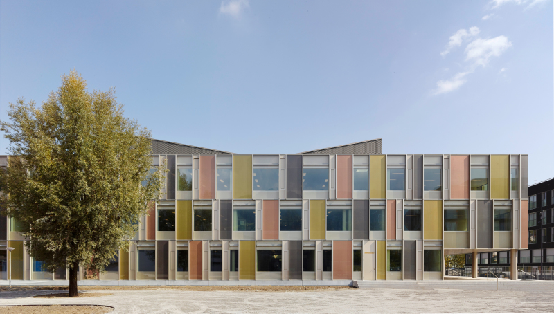 Multifunktionsfasssade - Deutsche BauZeitschrift