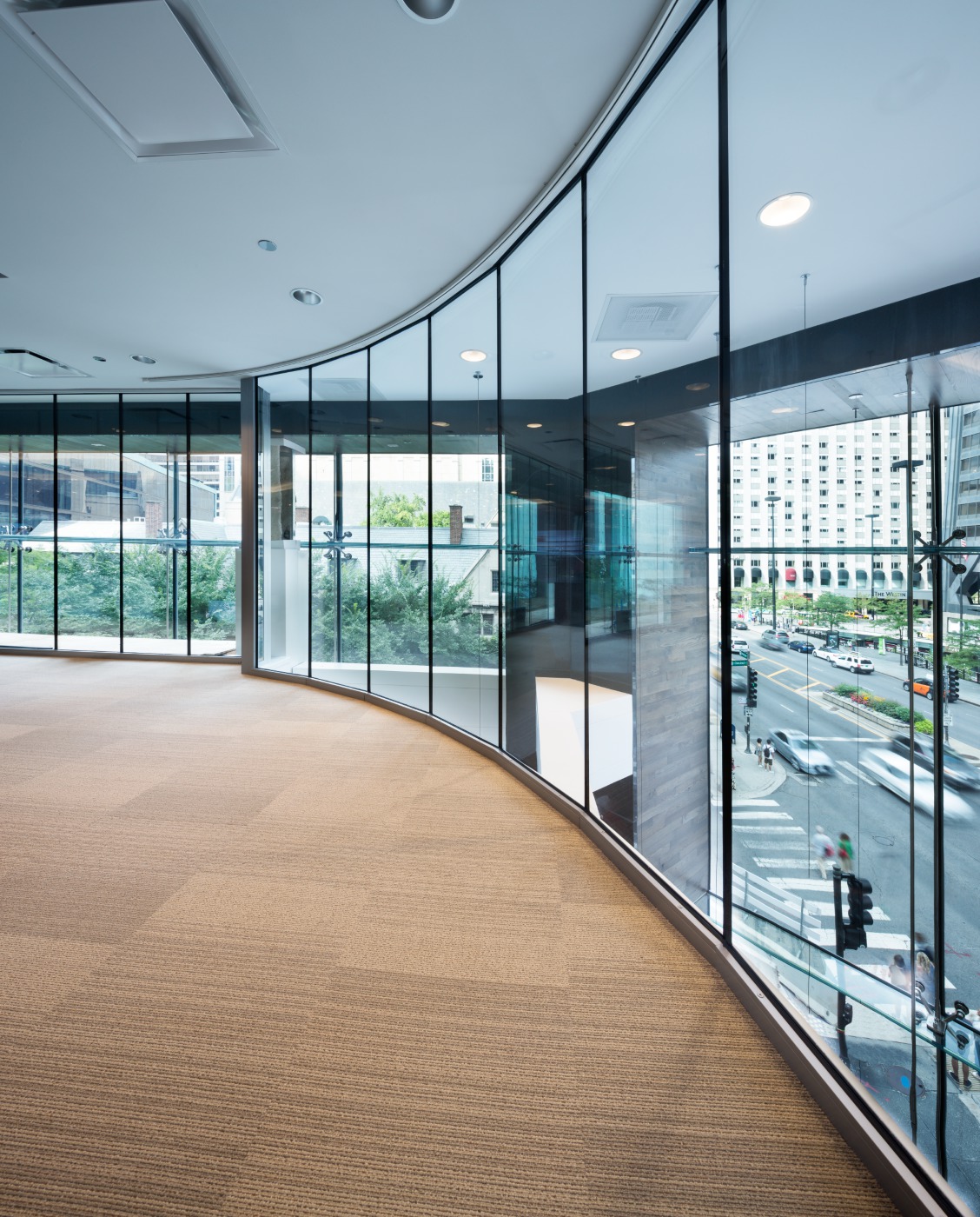 Flächenbündiges Brandschutzglas mit Einbruchschutz - Deutsche ...