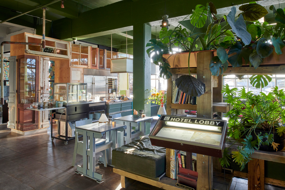 Piet Hein Eek Hotel, Eindhoven/NL - Deutsche BauZeitschrift - die ...