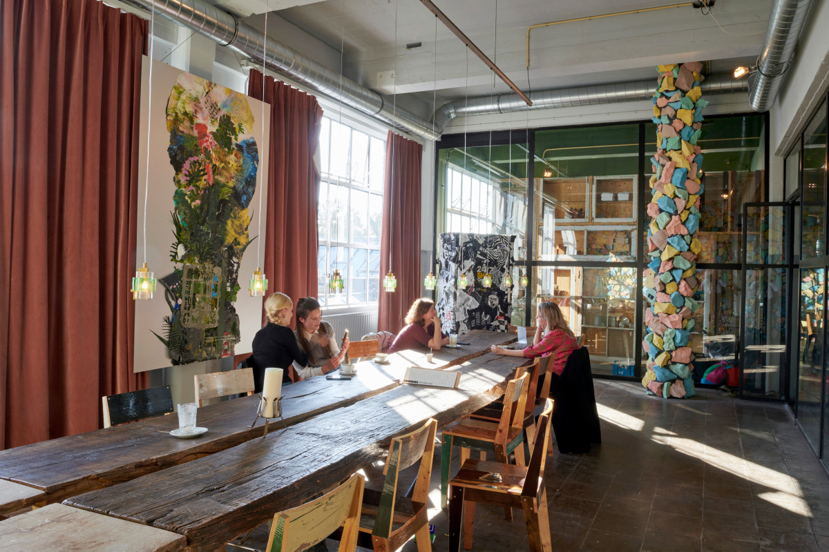 Piet Hein Eek Hotel, Eindhoven/NL - Deutsche BauZeitschrift - die ...