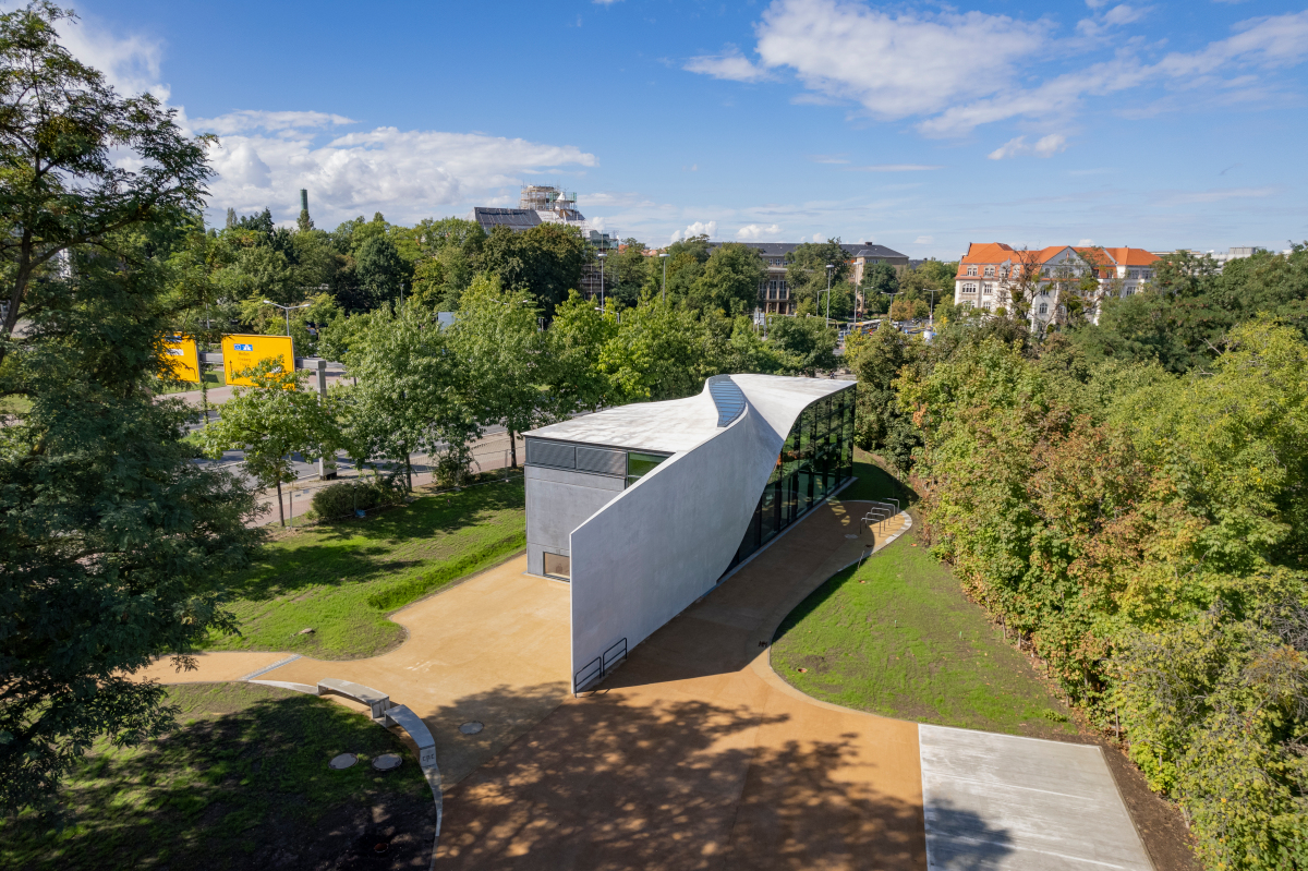 The CUBE, Dresden - Deutsche BauZeitschrift - die ...
