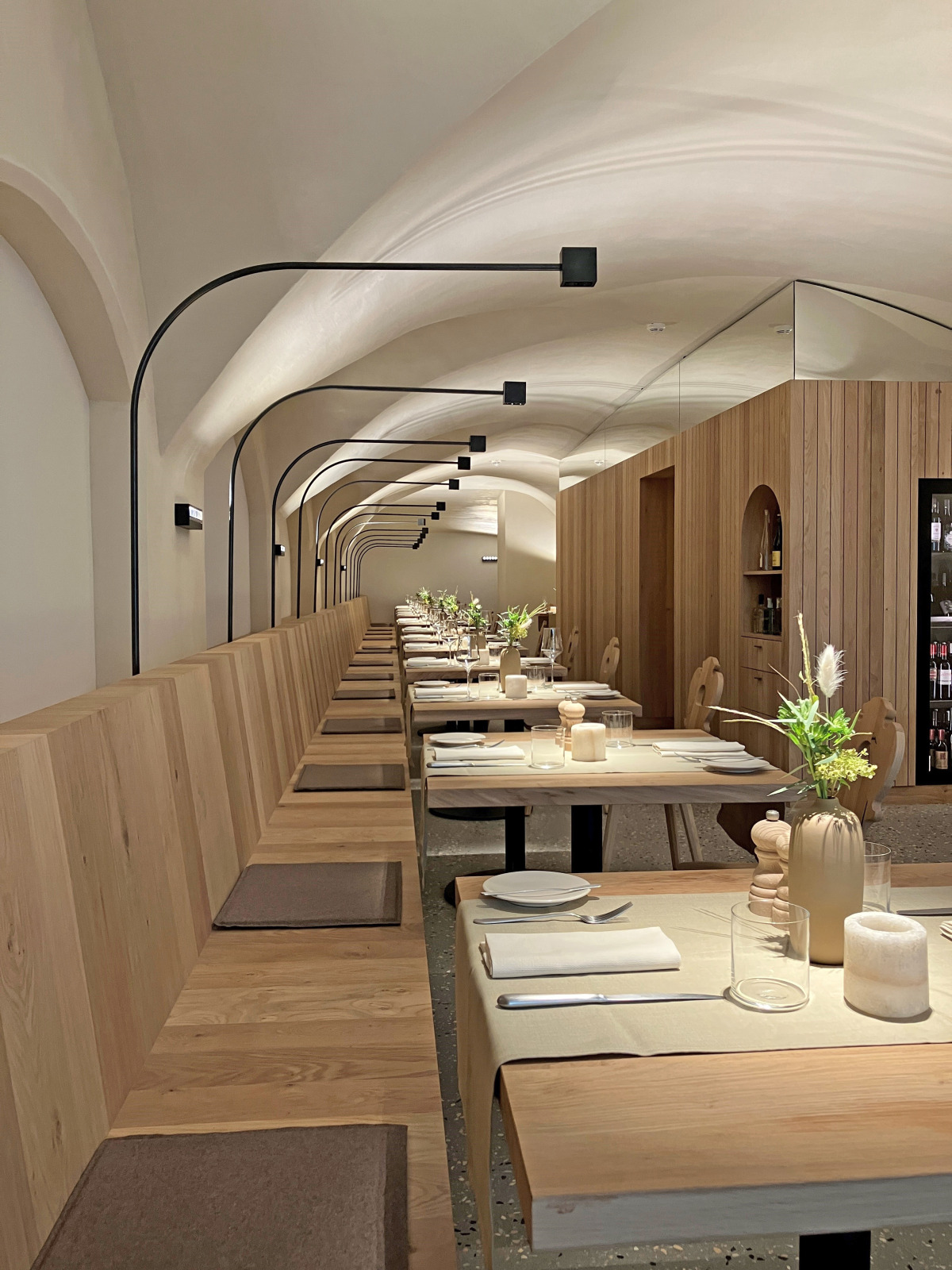 fink Restaurant & Suites, Brixen/IT - Deutsche BauZeitschrift – die ...